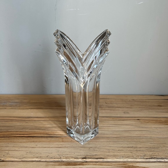 Mikasa | Accents | Mikasa Art Deco Vflute Lead Crystal Flower Vase Made ...